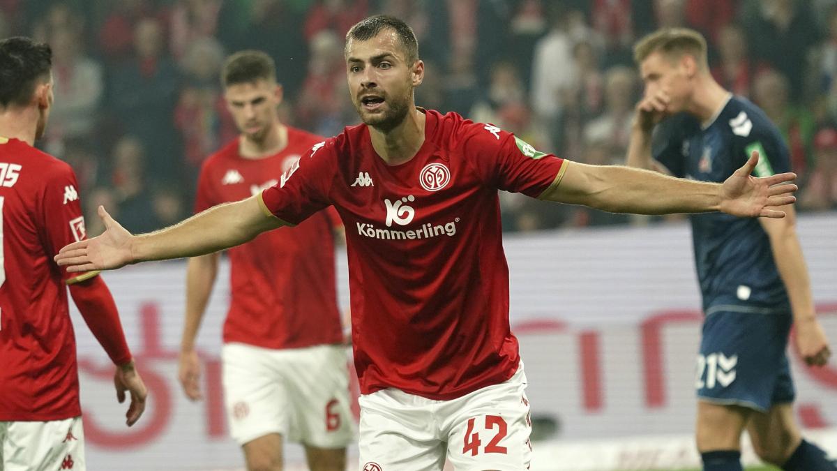 Hack lehnte Bundesliga-Offerten ab